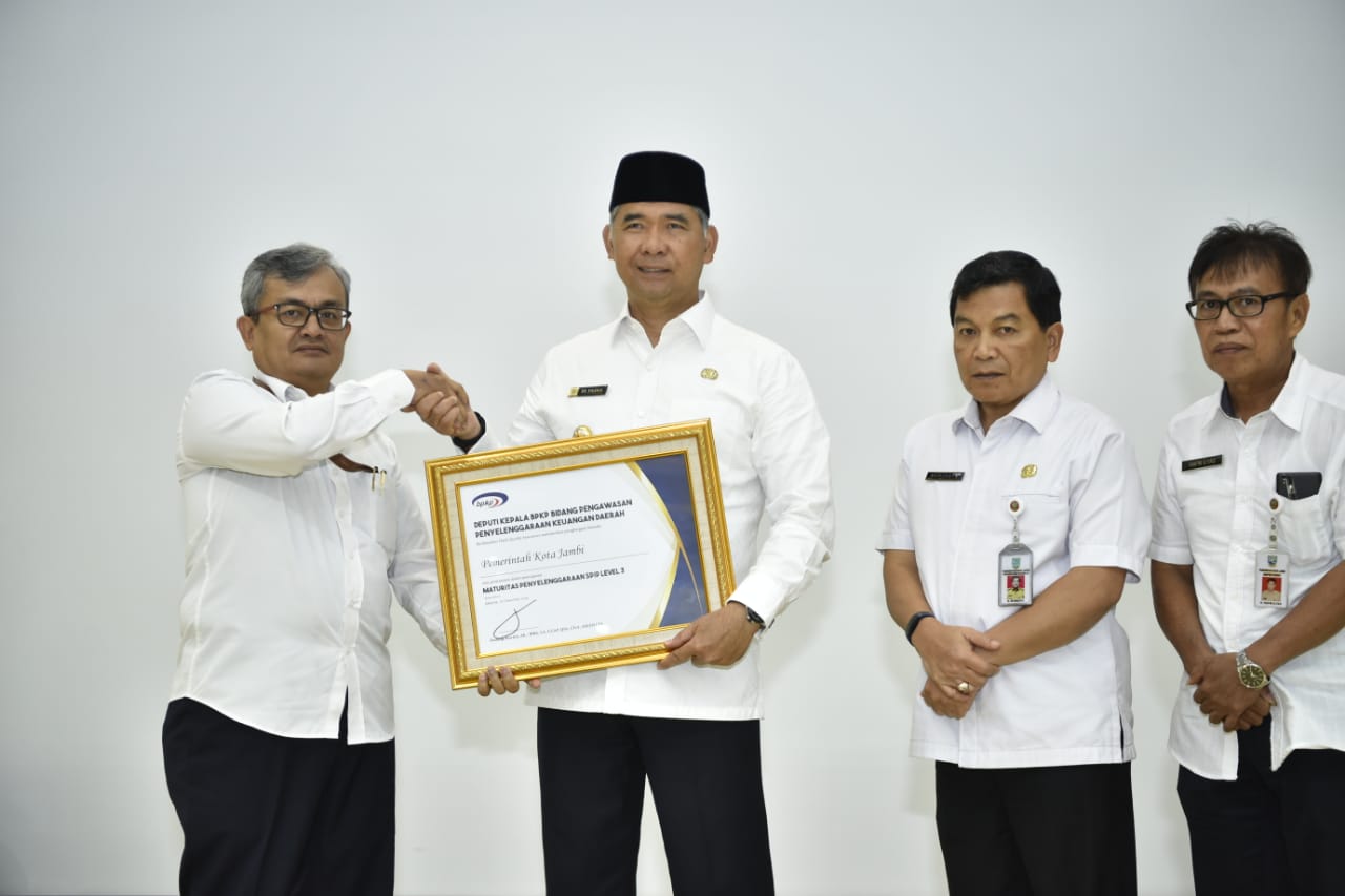 Awali Tahun 2020 Dengan Prestasi, Fasha Terima Penghargaan Maturitas ...